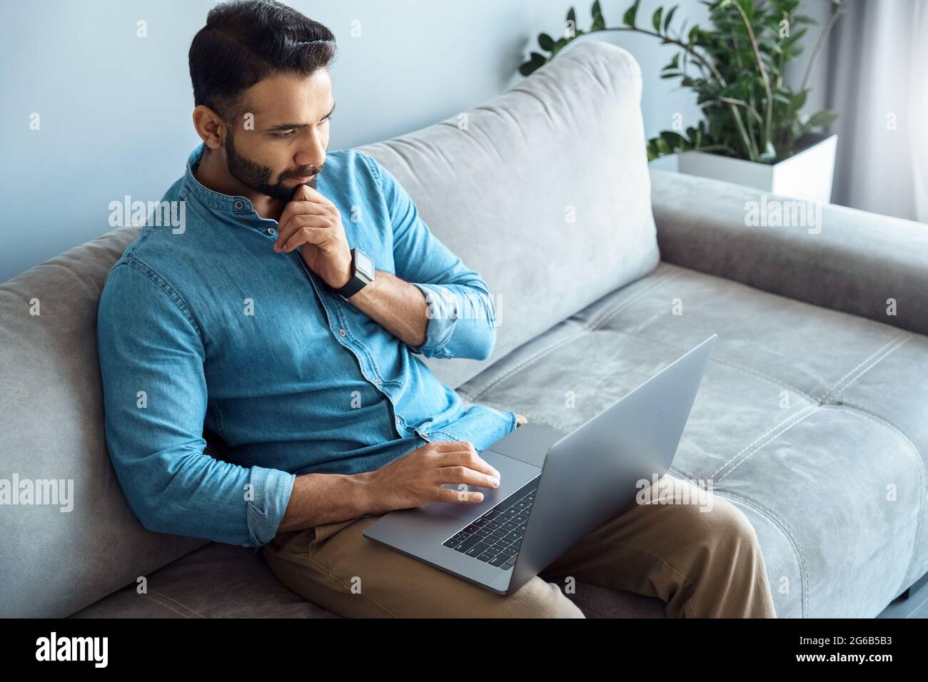 Portrait of indian businessman hi-res stock photography and images - Alamy