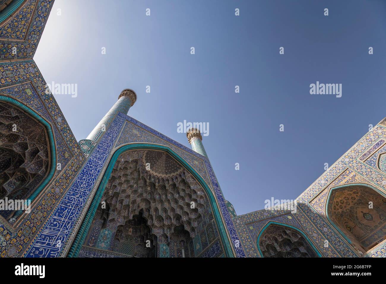 Entrance with muqarnas of Imam mosque(Shah mosque), Imam square ...
