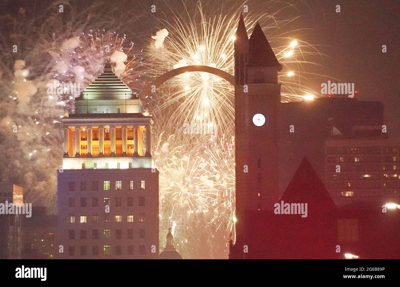 2021 fireworks hi-res stock photography and images - Alamy