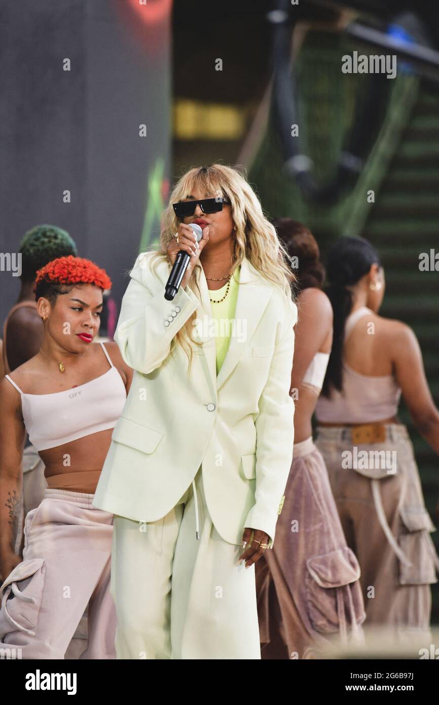 M i a aka maya arulpragasam hi-res stock photography and images - Alamy