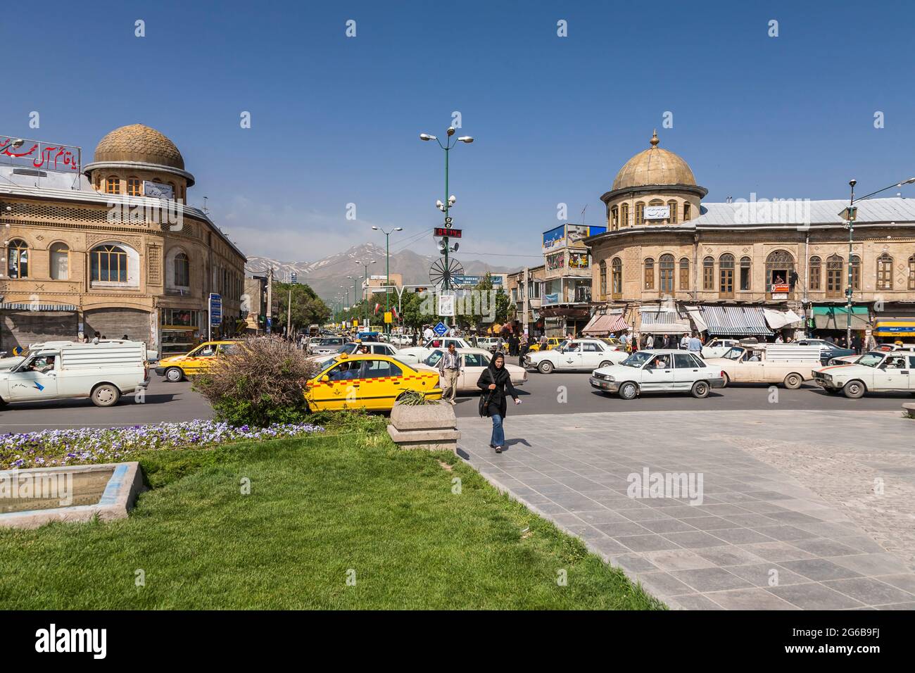 Imam Khomeini Square and mountains, city center square, Hamedan(Hamadan ...
