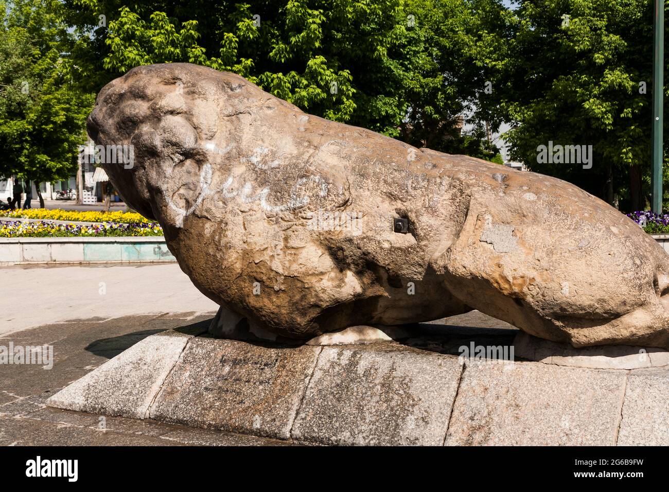 Sang-e Shir, the stone Lion, as Lion Gate monument of ancient Ecbatana ...