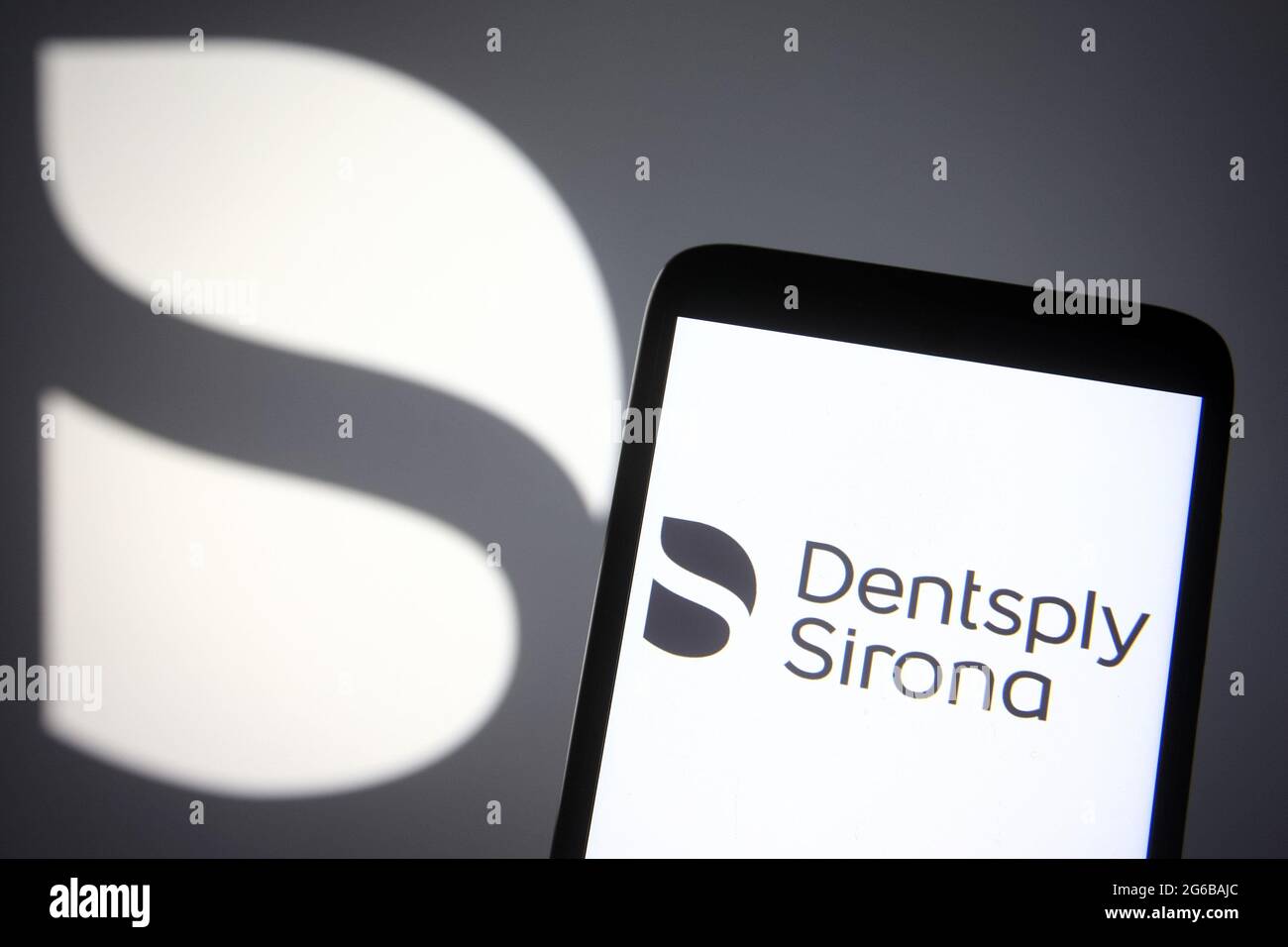 Dentsply sirona logo hi-res stock photography and images - Alamy