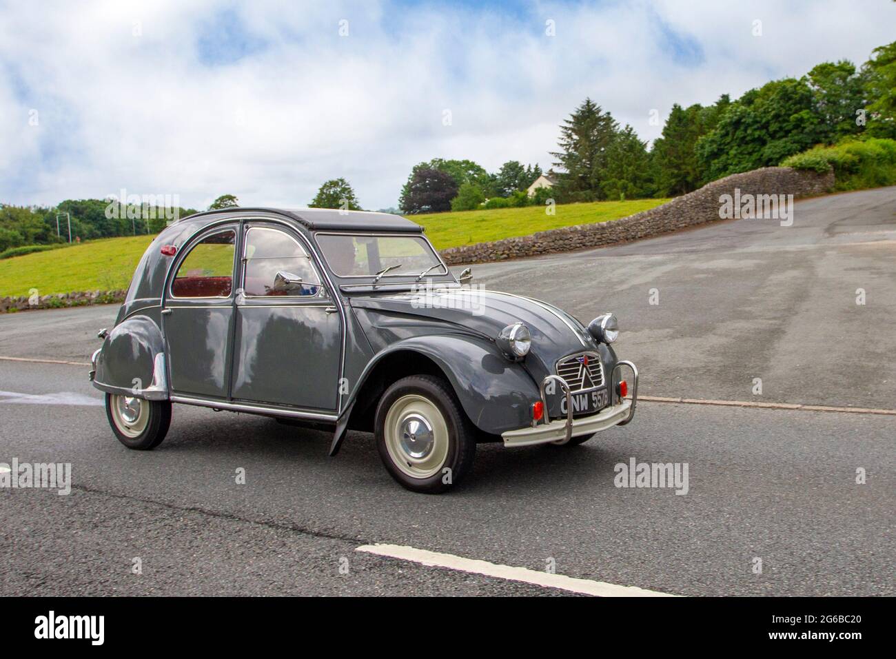 1964 60s grey Citroen 2CV 4dr 425cc petrol French classic car en-route ...