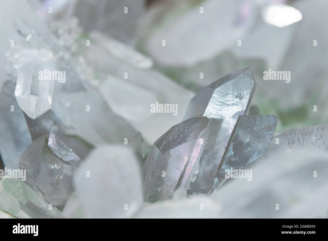 Quartz surface natural light hi-res stock photography and images - Alamy