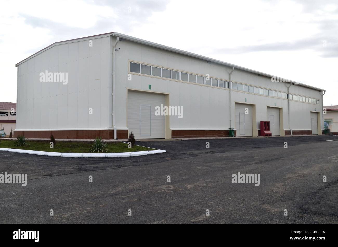 Modern industrial one storey building of a pharmaceutical factory Stock ...