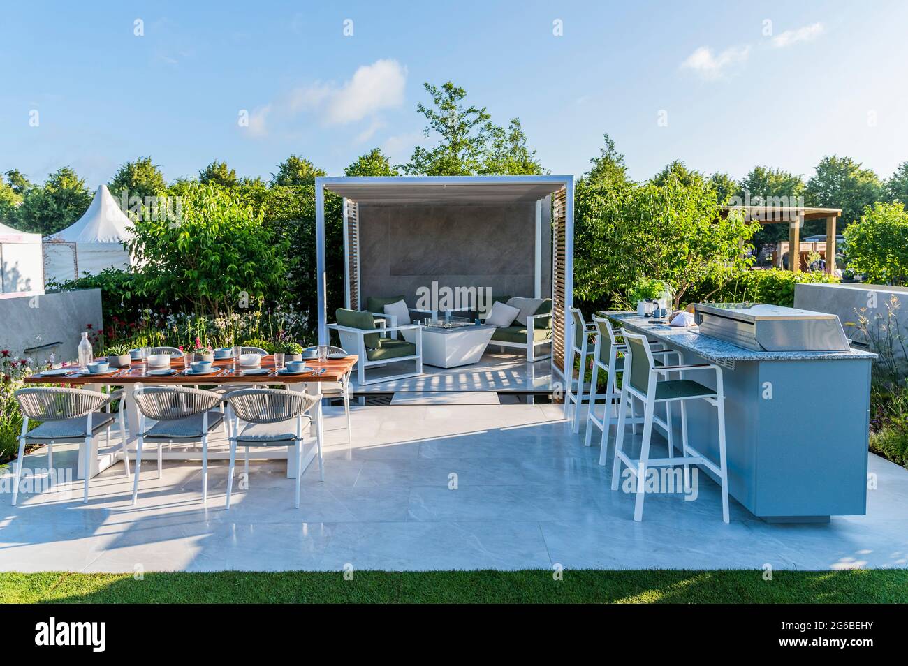 Bounce back hi-res stock photography and images - Alamy