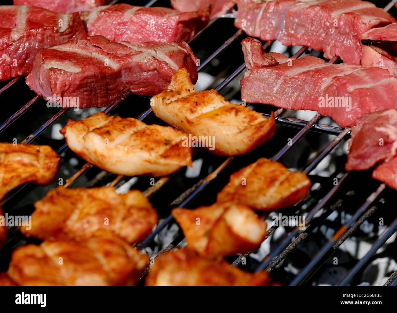 Family barbeque in house hi-res stock photography and images - Alamy