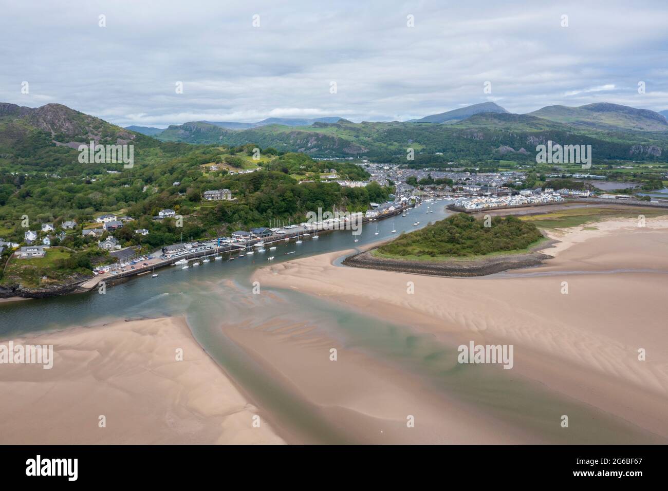 Porthmadog aerial hi-res stock photography and images - Alamy