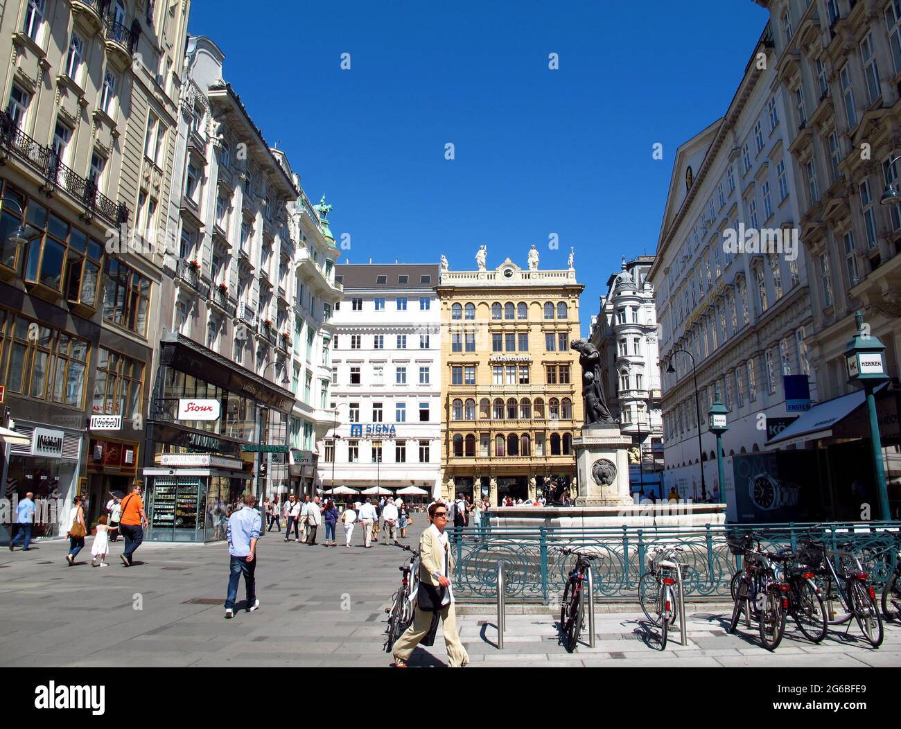The street in Vienna, Austria Stock Photo - Alamy