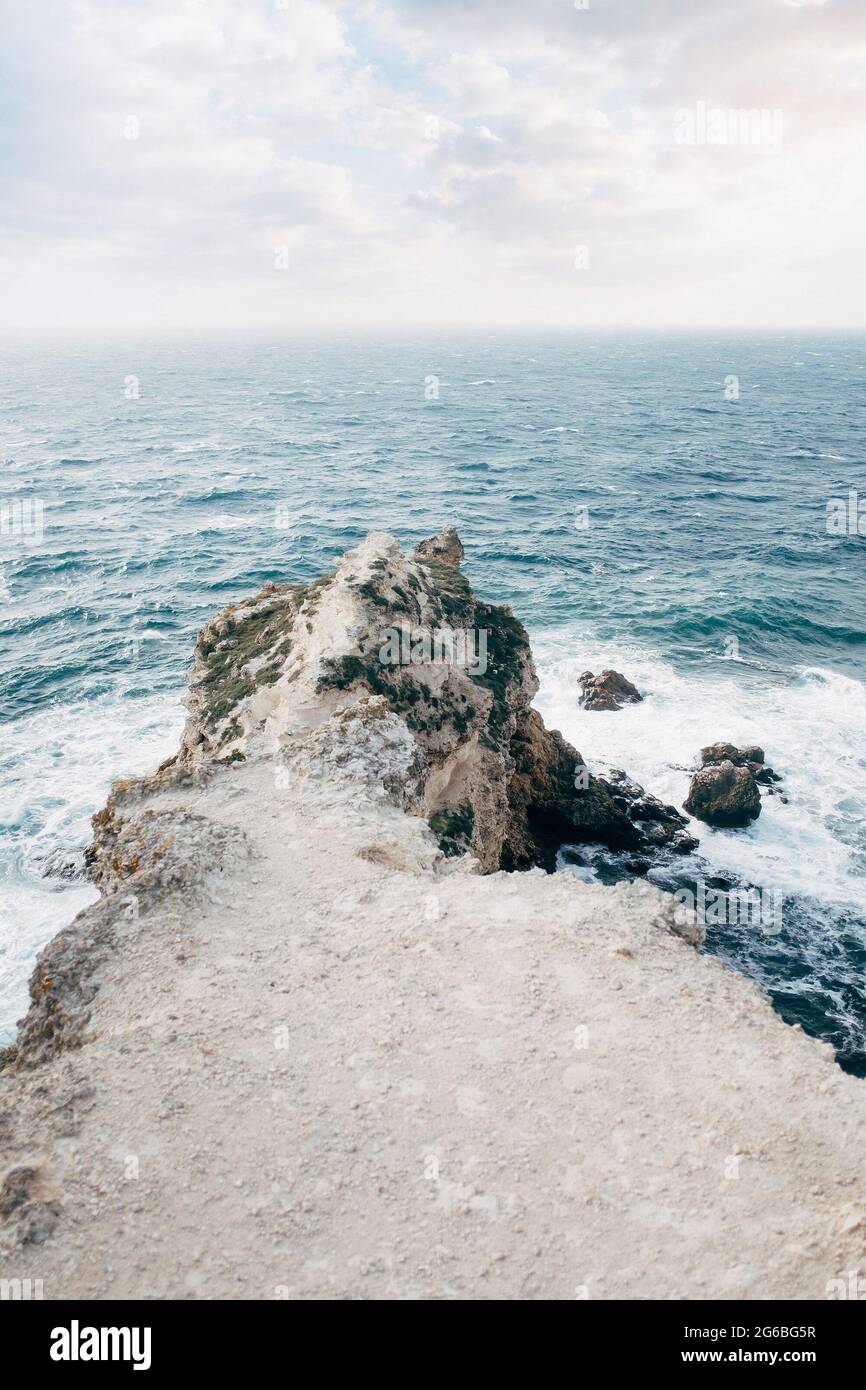 Wave and stone hi-res stock photography and images - Alamy