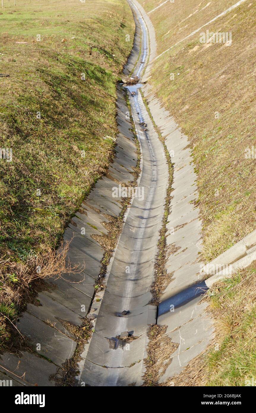 Dry canal hi-res stock photography and images - Alamy