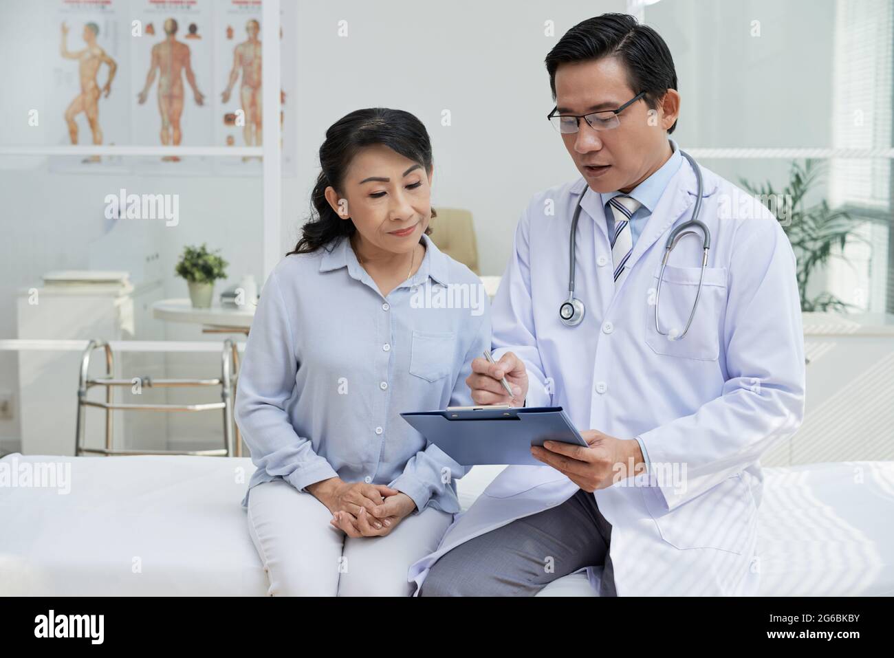 Asking questions filling form hi-res stock photography and images - Alamy