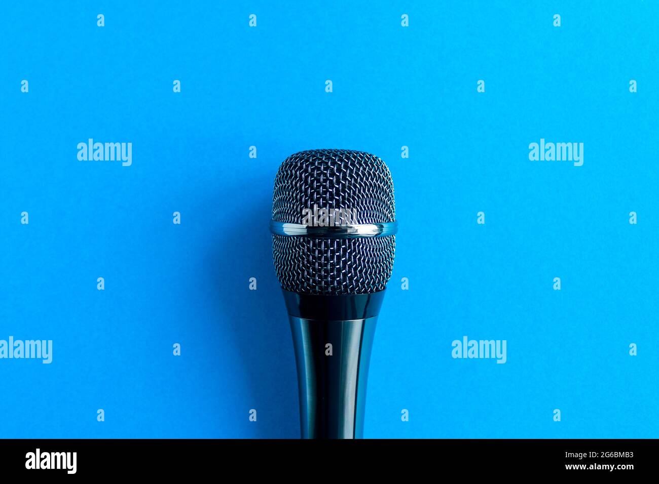 micro close up top view sing vocal Stock Photo - Alamy
