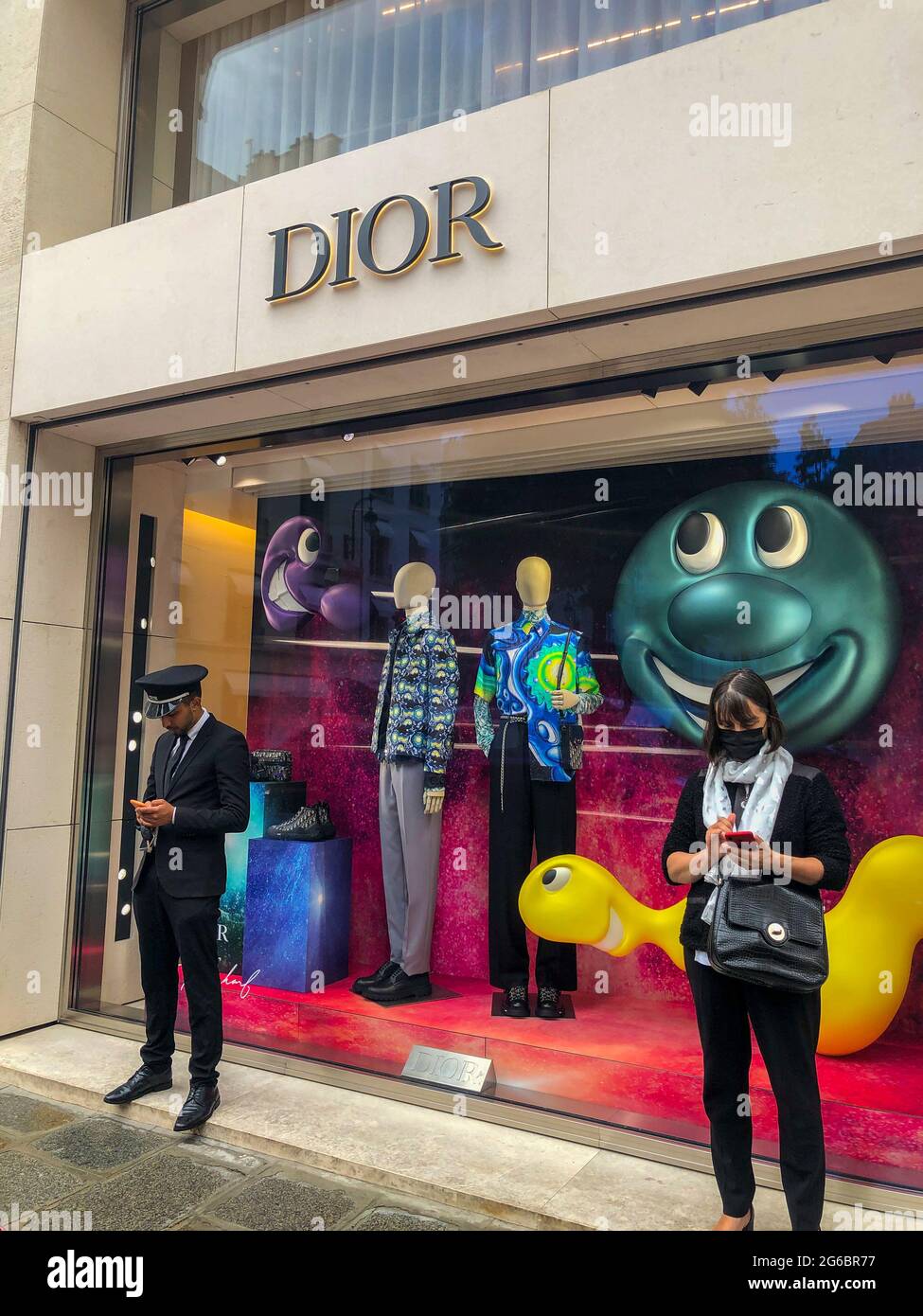 Designer luxury expensive storefront hi-res stock photography and ...