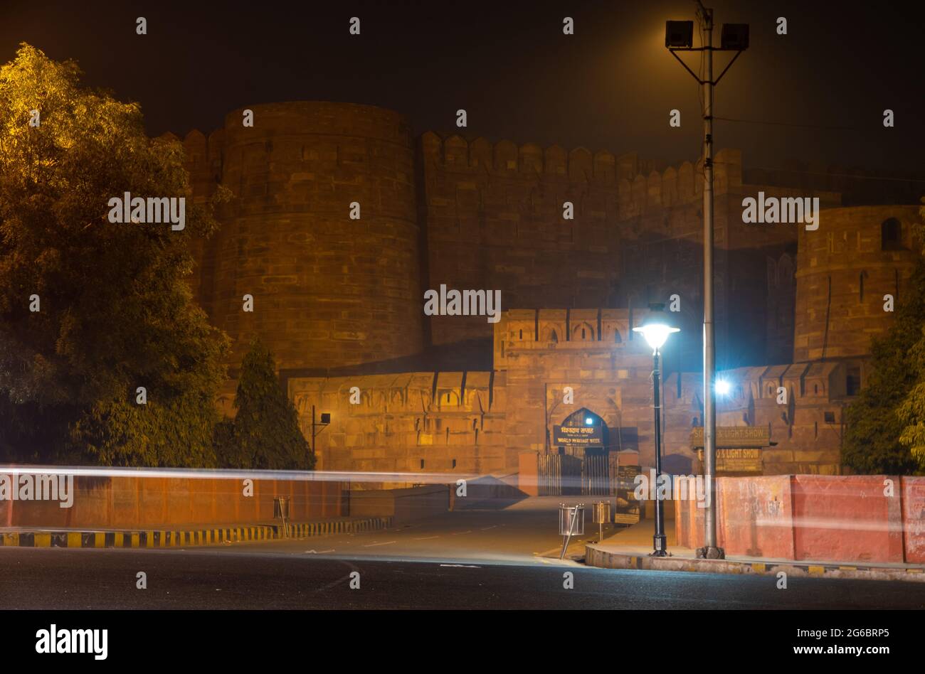Night view of historical Agra Fort in India Stock Photo - Alamy
