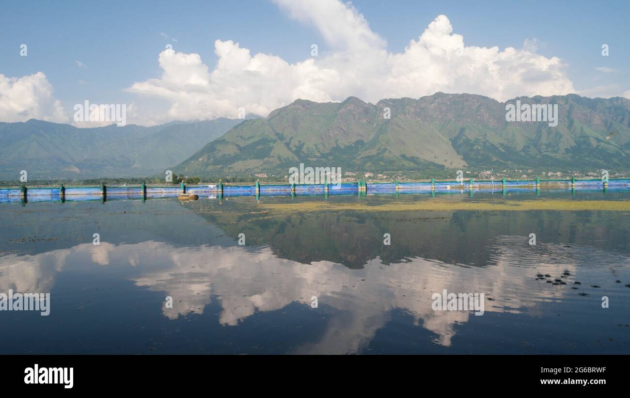 Beautiful view of the Jhelum River in Srinagar, India Stock Photo - Alamy