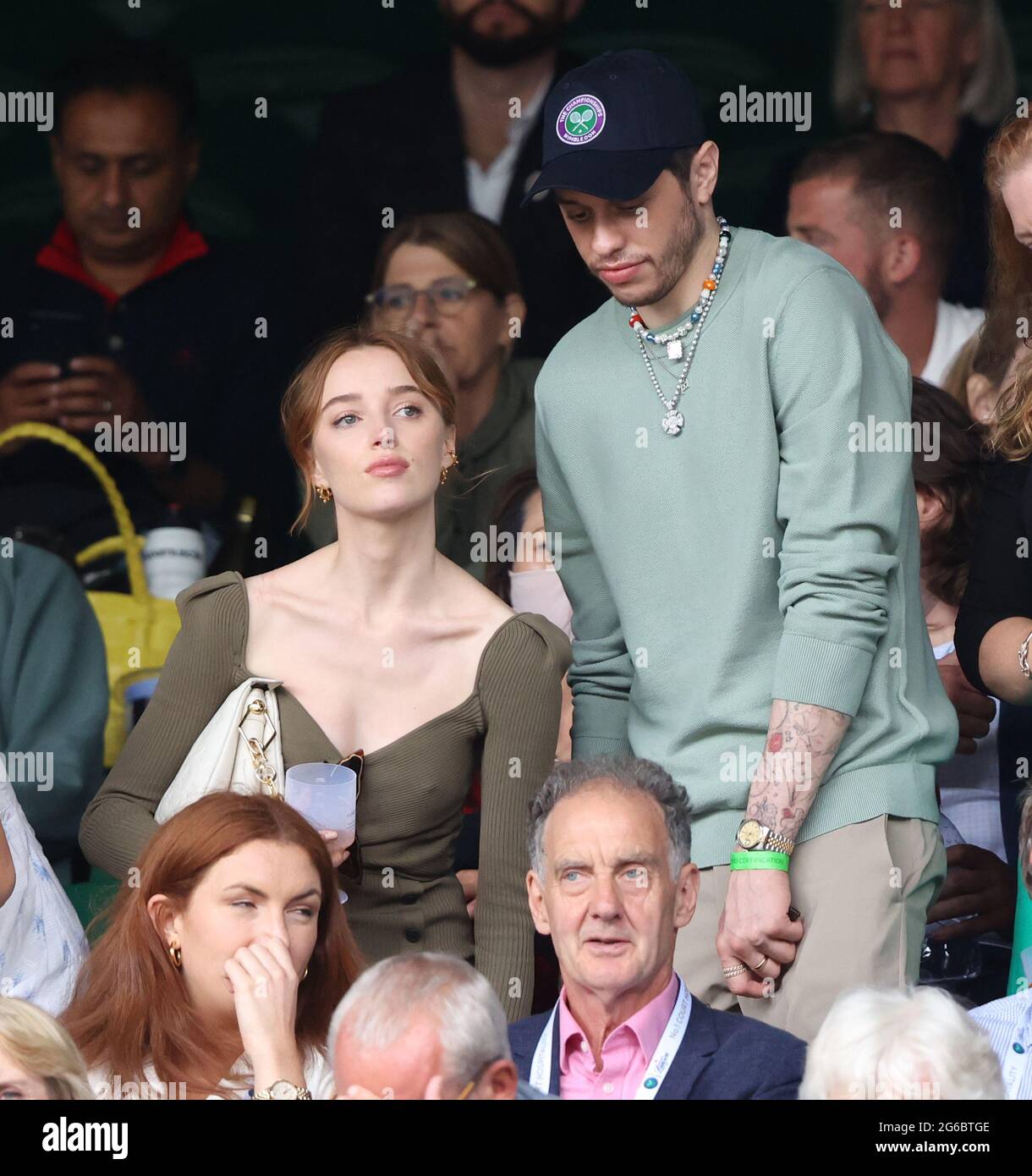 Pete davidson phoebe hi-res stock photography and images - Alamy