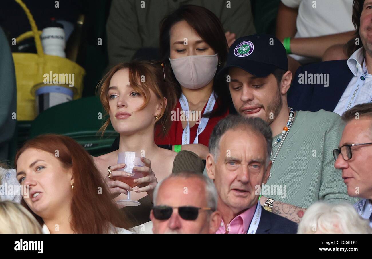 Bridgerton 2021 hi-res stock photography and images - Alamy