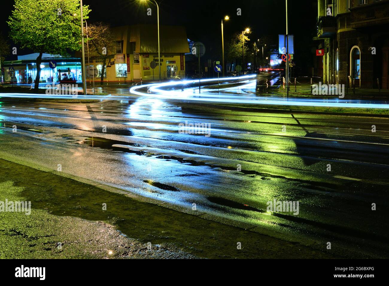 Car light streaks hi-res stock photography and images - Alamy