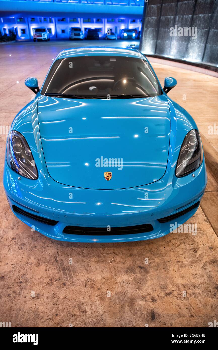 Porsche cayman top view hi-res stock photography and images - Alamy