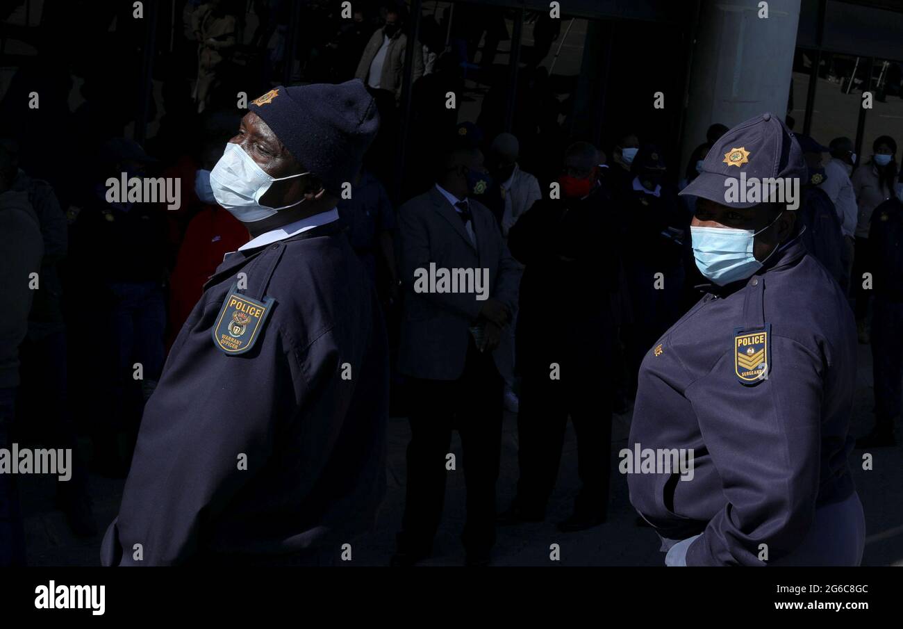 South african police service saps hi-res stock photography and images ...
