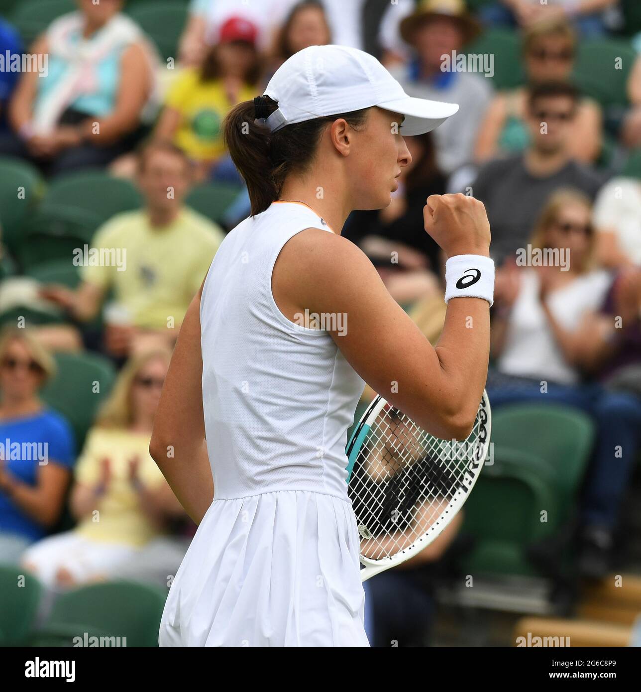 Iga swiatek wimbledon 2021 hi-res stock photography and images - Alamy