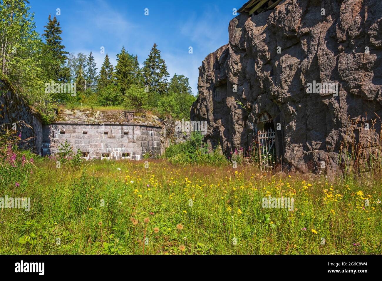 Deep moat hi-res stock photography and images - Alamy
