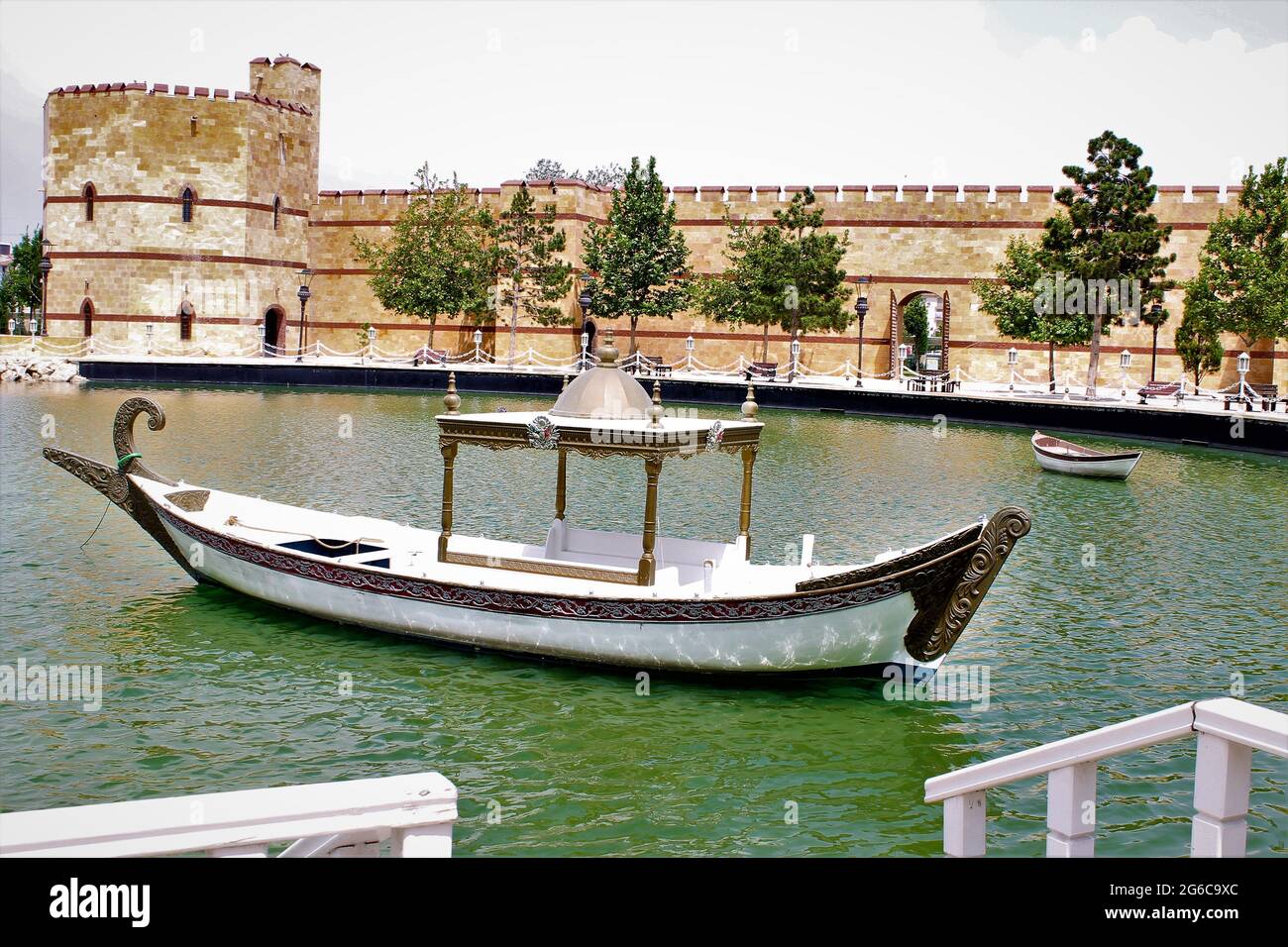 Ottoman sultan's boat waiting in front of the castle walls Stock Photo ...