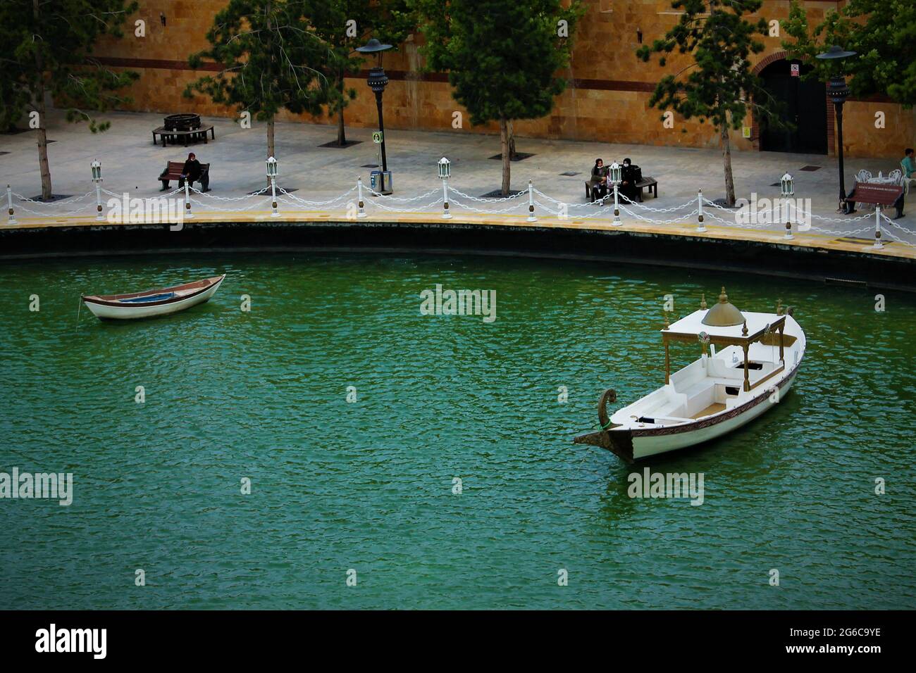 Ottoman sultan's boat waiting in front of the castle walls Stock Photo ...
