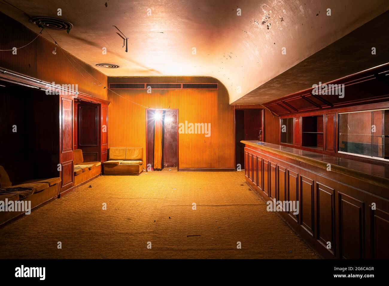 Piccadilly theatre hi-res stock photography and images - Alamy