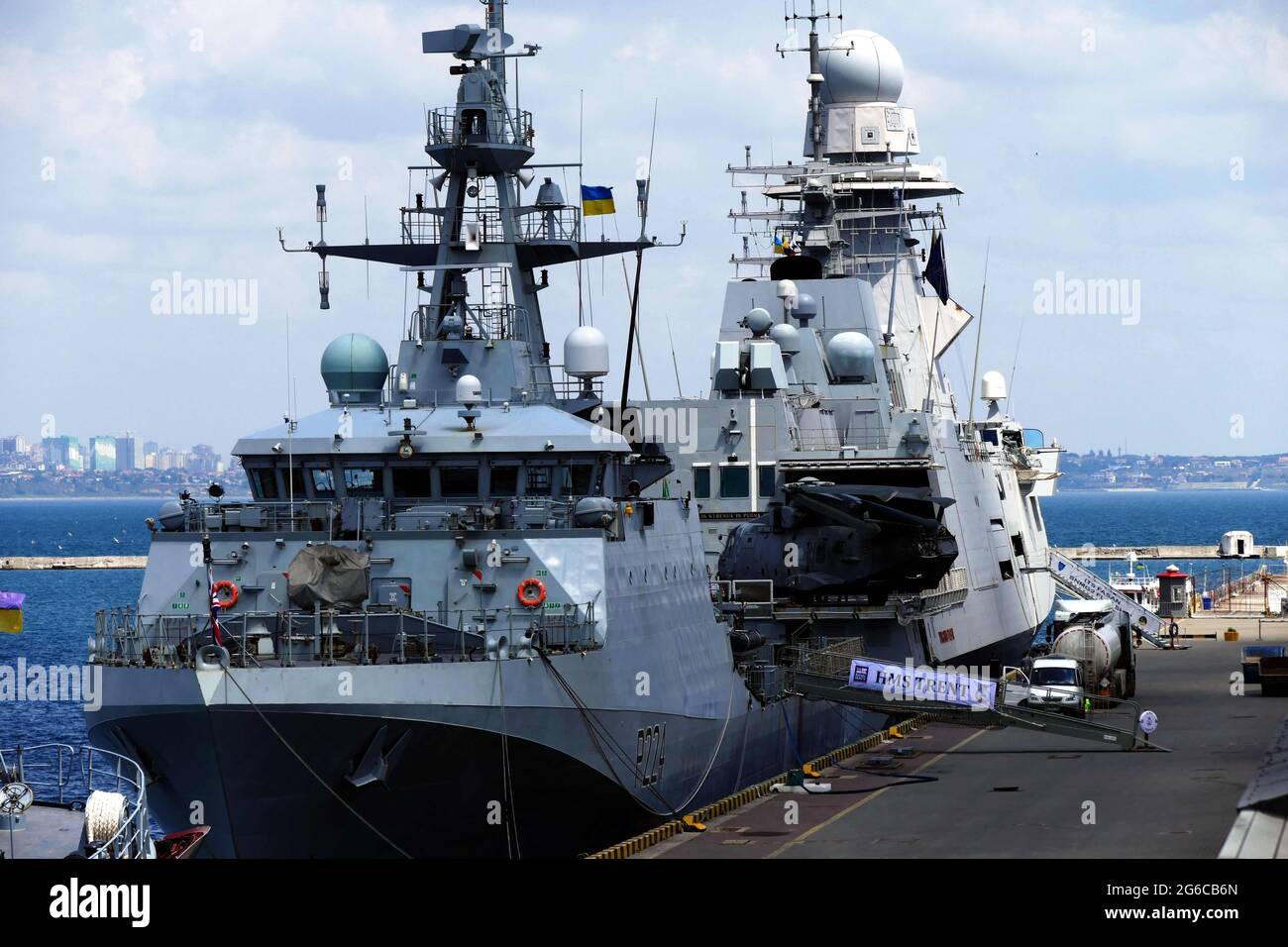 Hms trent hi-res stock photography and images - Alamy