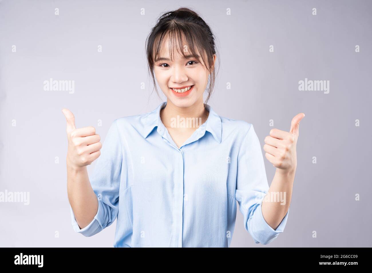 Woman number 1 hand gesture hi-res stock photography and images - Alamy