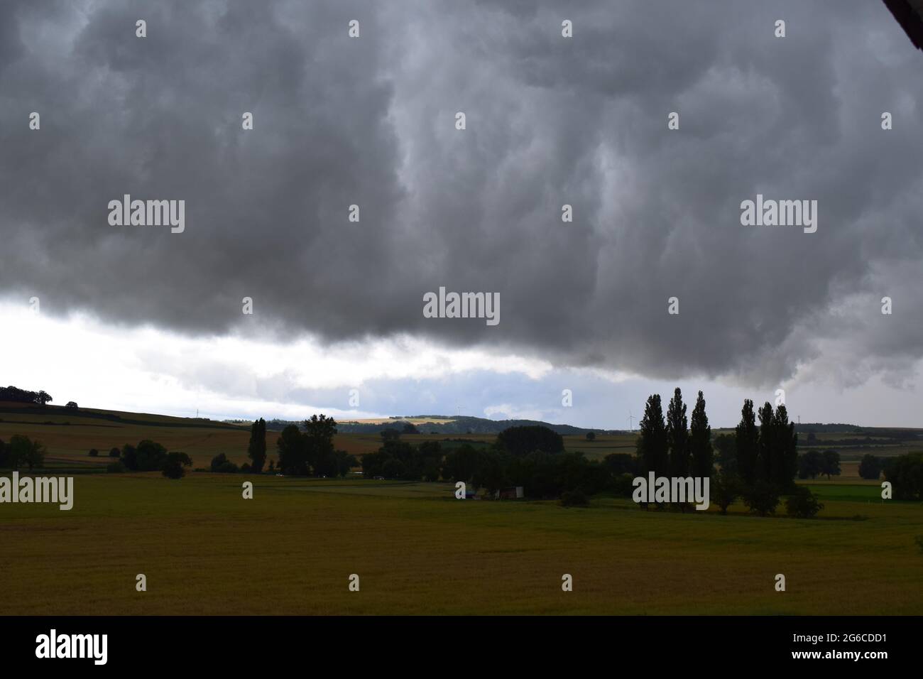 huge dark thunderstorm clouds Stock Photo - Alamy