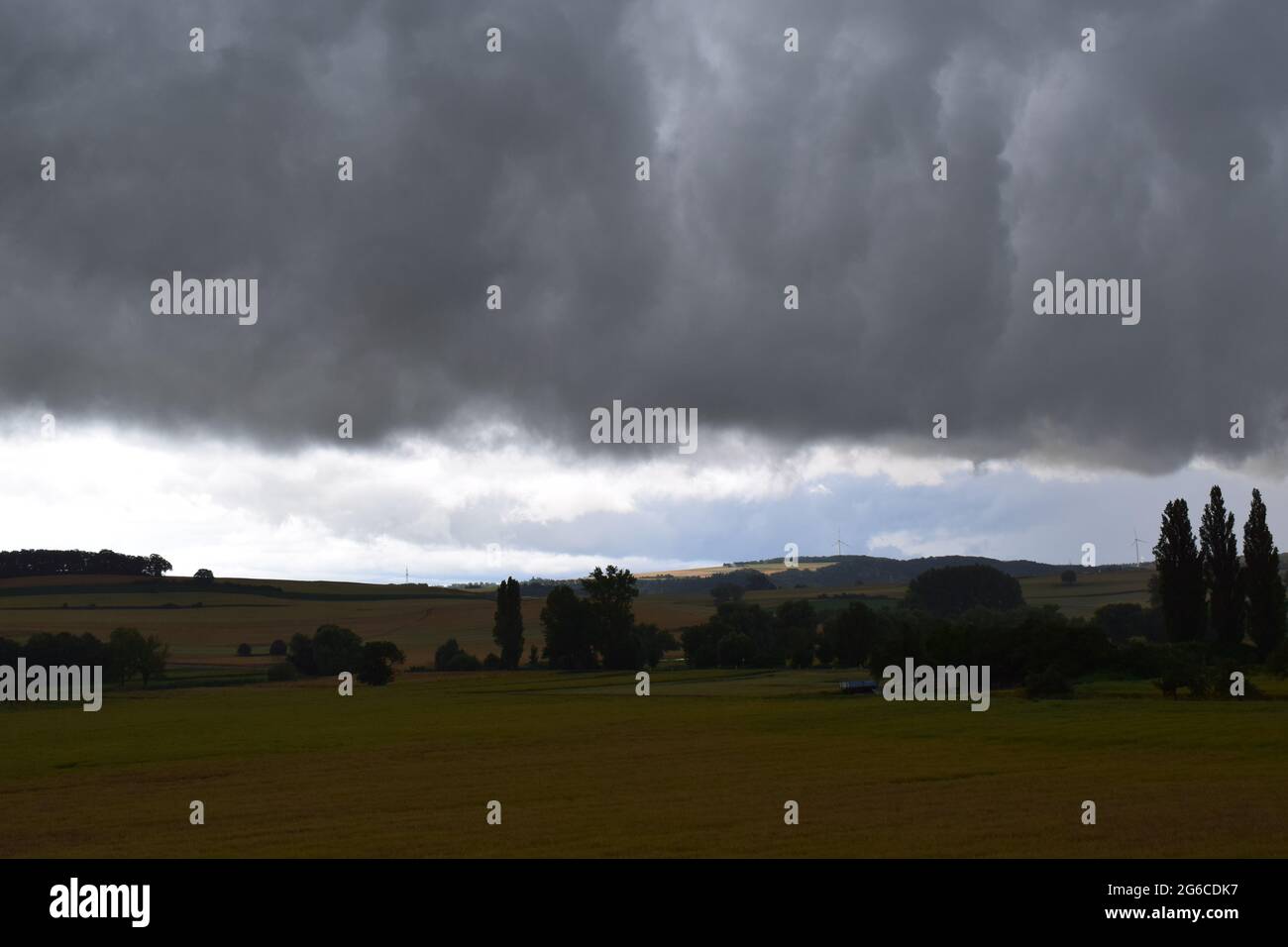 huge dark thunderstorm clouds Stock Photo - Alamy