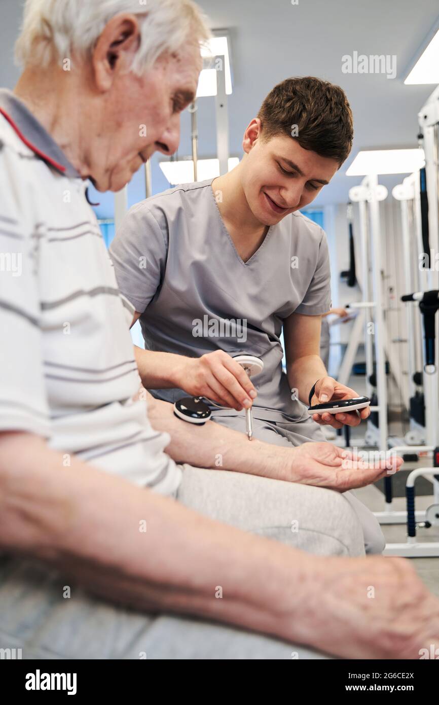 Muscle testing hi-res stock photography and images - Alamy