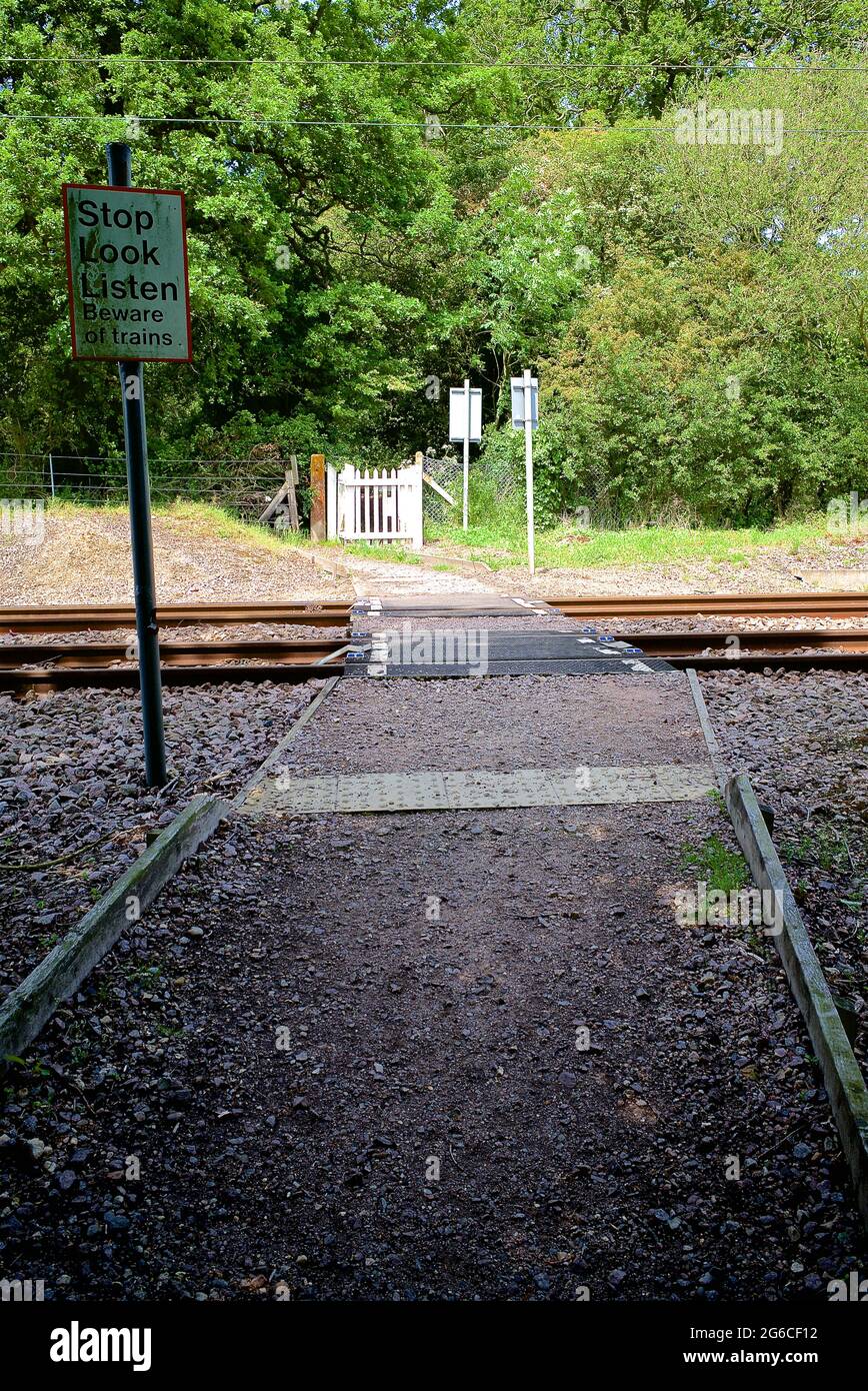 Pedestrian crossing signs hi-res stock photography and images - Alamy