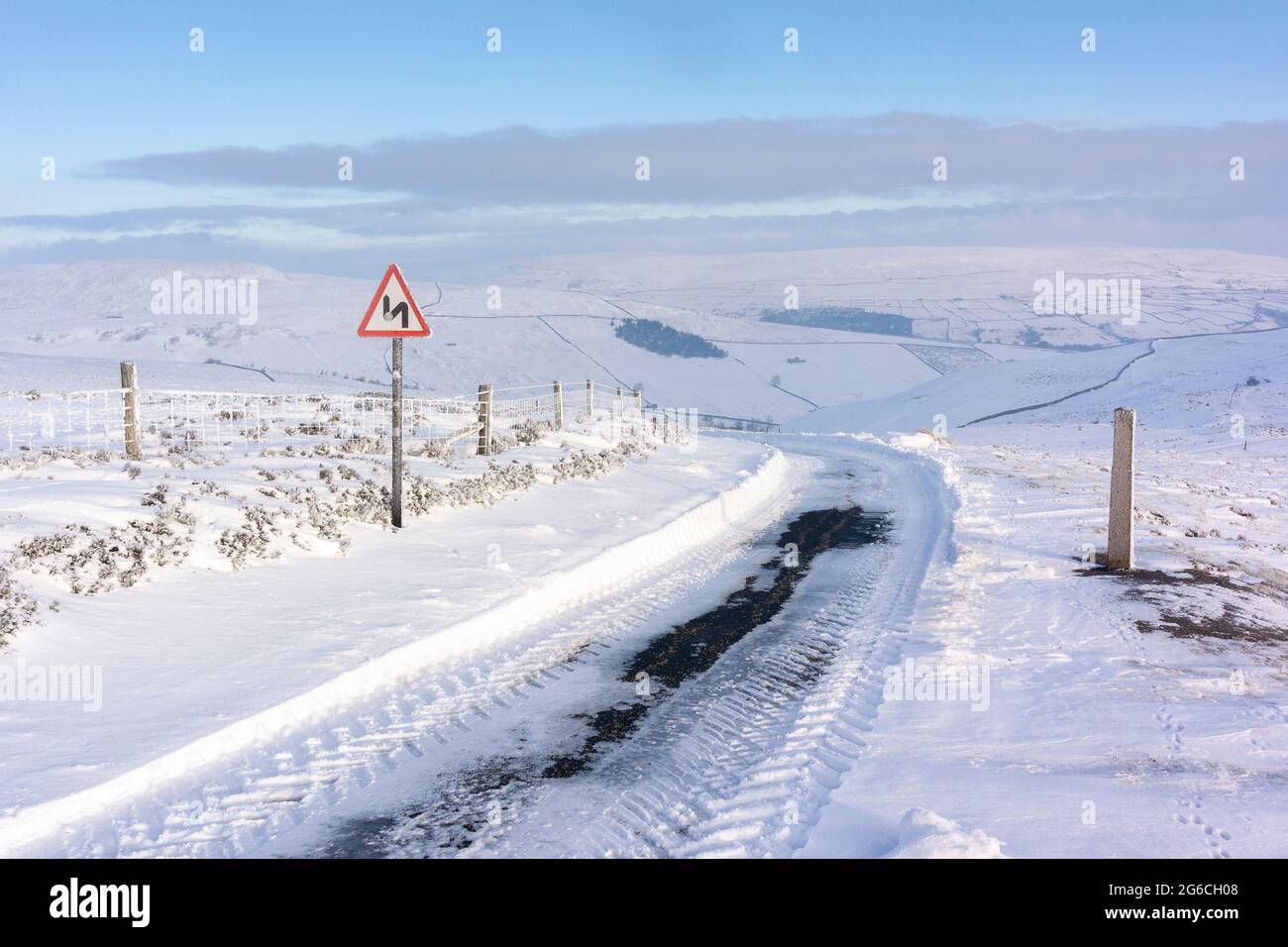 Snow blocked hi-res stock photography and images - Alamy