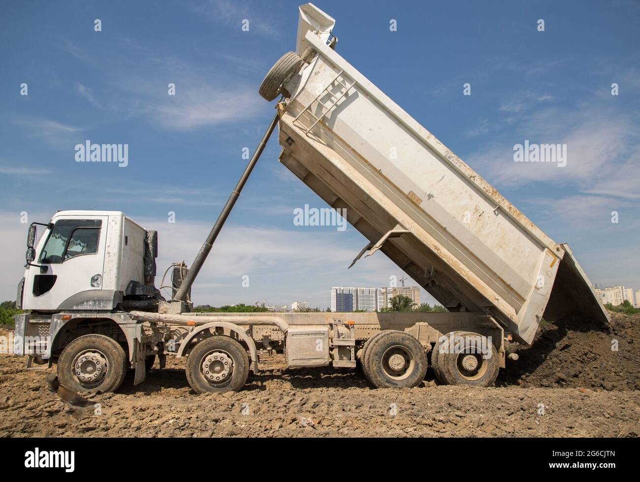 Tipper truck unloading hi-res stock photography and images - Alamy