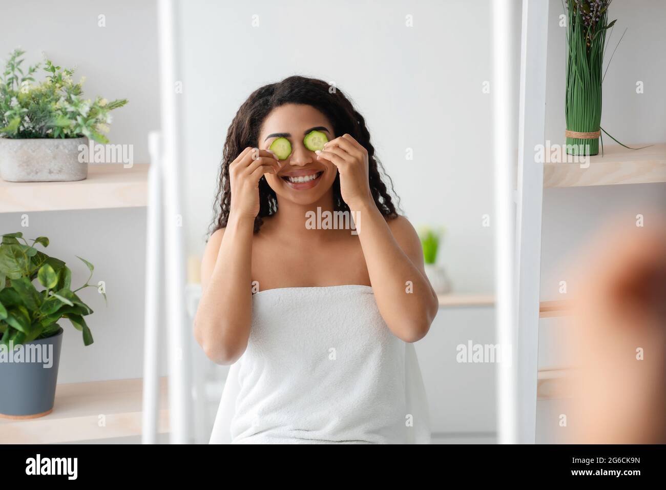 Spa routine hi-res stock photography and images - Alamy