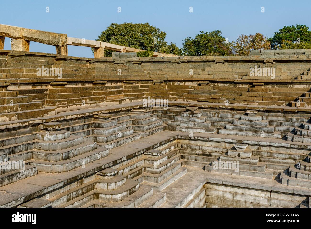 Public bath india hi-res stock photography and images - Alamy