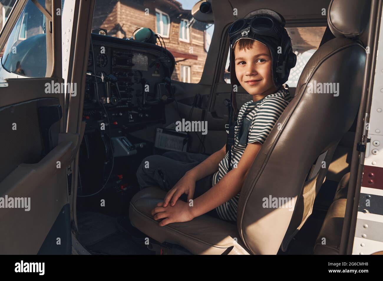 Airplane child cockpit hi-res stock photography and images - Alamy