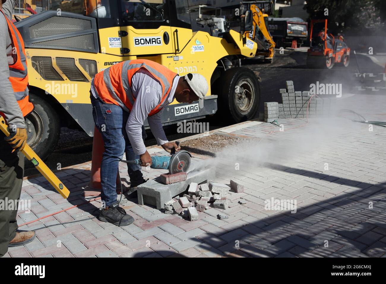 Dust flies hi-res stock photography and images - Alamy
