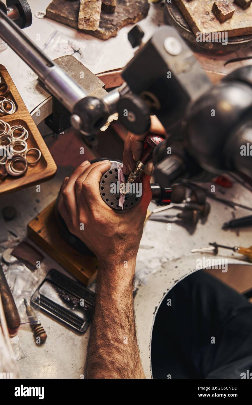 Jeweler setting stone hi-res stock photography and images - Alamy