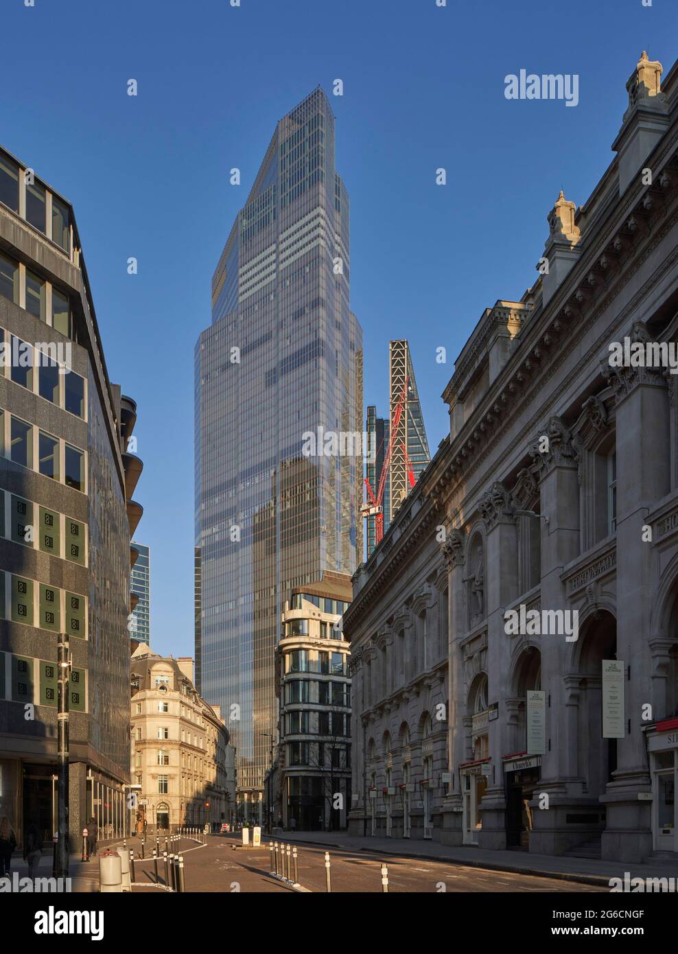 Empty london street level hi-res stock photography and images - Alamy