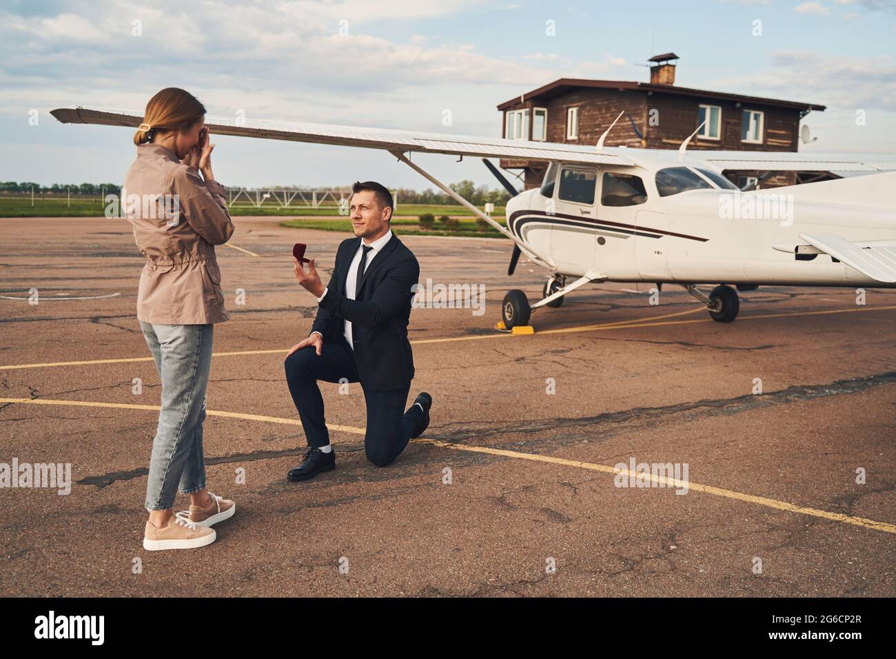 Marriage proposal airplane hi-res stock photography and images - Alamy