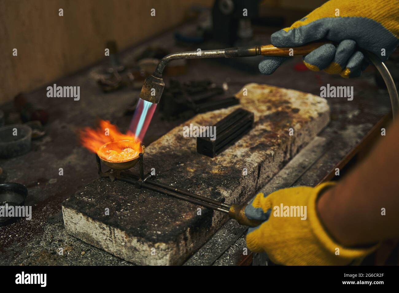 Crucible Steel Making High Resolution Stock Photography and Images - Alamy