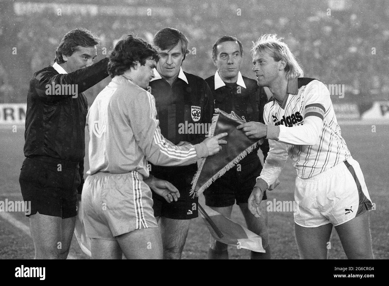 Flag exchange before the game with team captains Hans-Guenter BRUNS ...