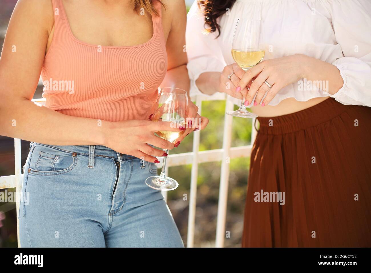 Group of women drinking wine hi-res stock photography and images - Alamy