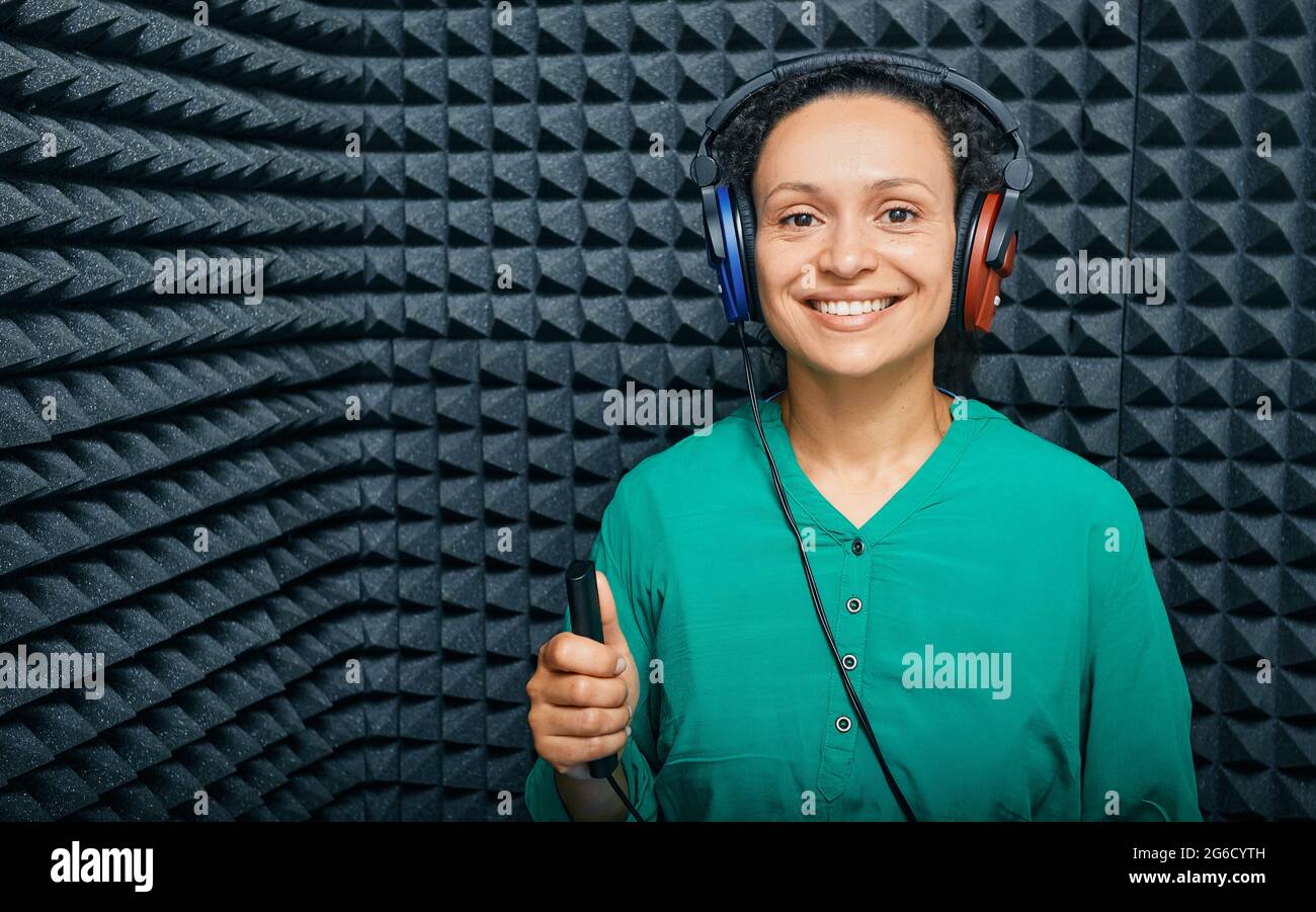 Audiometer hi-res stock photography and images - Alamy